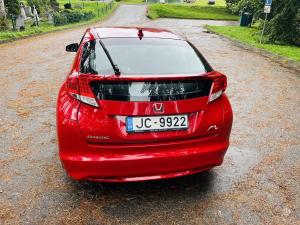 Sarkans Honda Civic 2013 Trakai, ar dzinēja tilpumu 1.80 L un nobraukumu 64 tūkst. km par 7890 €, foto 14 vietnē AUTOMOTO.COM.LV