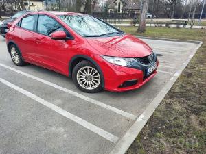 Red Honda Civic 2013 in Riga, with an engine capacity of 1.80 L and mileage of 220 thousand km for 4800 €, photo 4 on AUTOMOTO.COM.LV