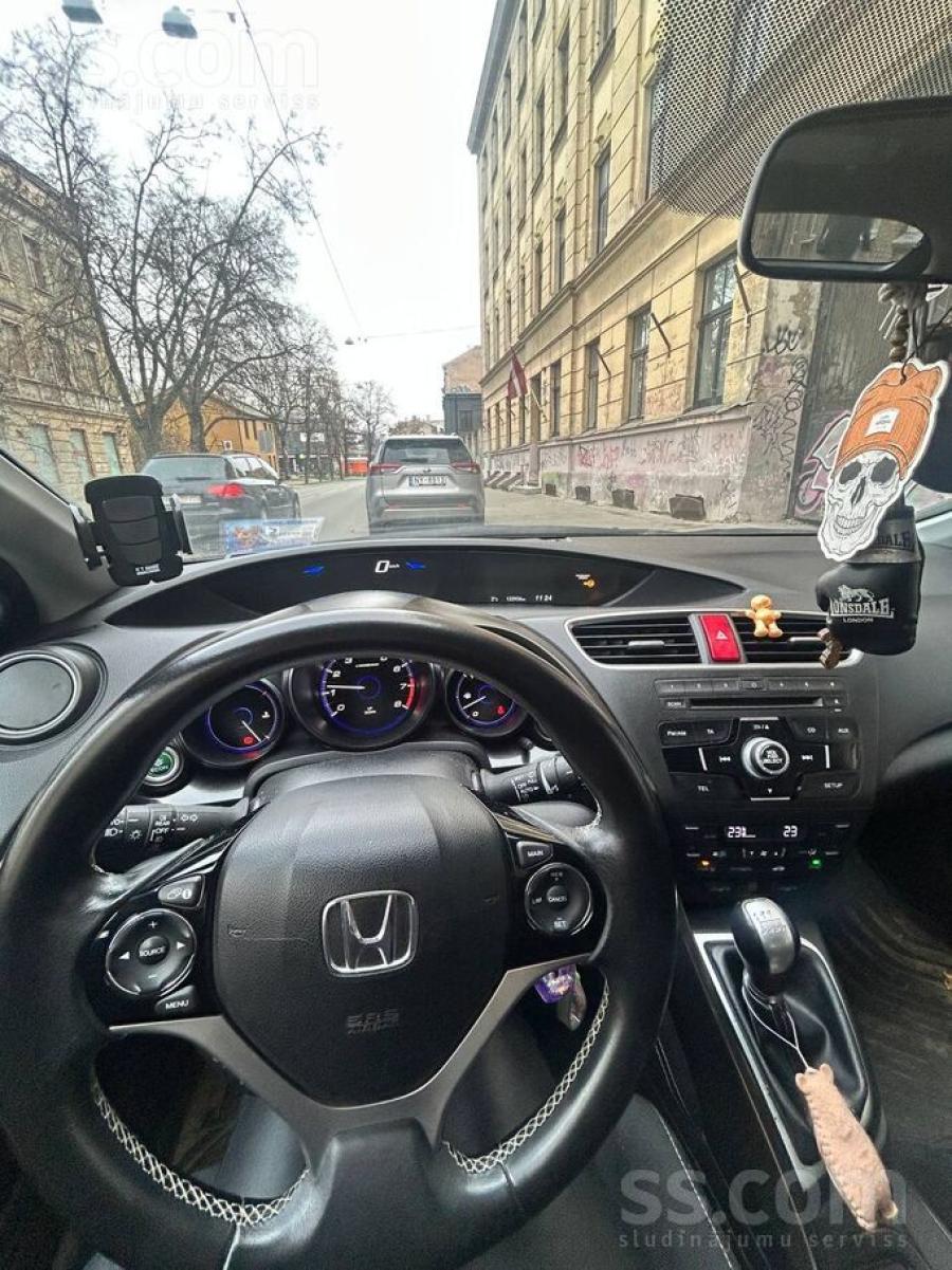 Sarkans Honda Civic 2014 Rīga, ar dzinēja tilpumu 1.80 L un nobraukumu 134 tūkst. km par 7400 €, foto 4 vietnē AUTOMOTO.COM.LV
