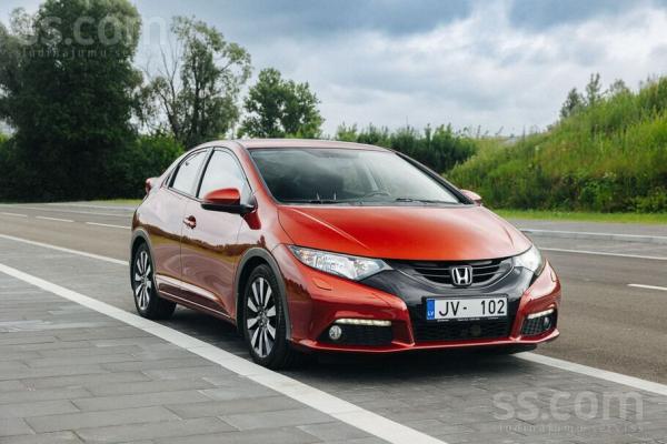 Sarkans Honda Civic 2015 Rīga, ar dzinēja tilpumu 1.80 L un nobraukumu 100 tūkst. km par 10500 €, foto 1 vietnē AUTOMOTO.COM.LV