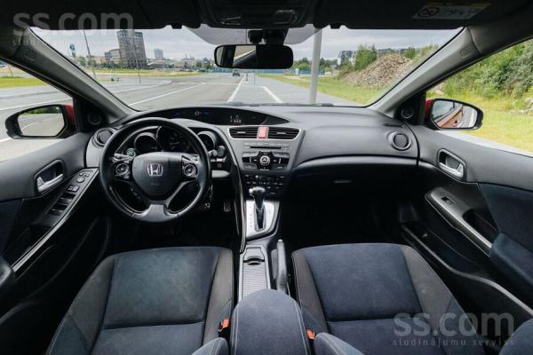 Sarkans Honda Civic 2015 Rīga, ar dzinēja tilpumu 1.80 L un nobraukumu 100 tūkst. km par 10500 €, foto 6 vietnē AUTOMOTO.COM.LV