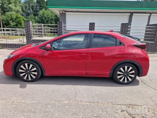 Red Honda Civic 2016 in Riga, with an engine capacity of 1.80 L and mileage of 211 thousand km for 9800 €, photo 2 on AUTOMOTO.COM.LV