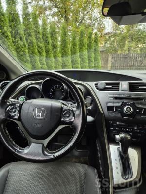 Sarkans Honda Civic 2016 Rīga, ar dzinēja tilpumu 1.80 L un nobraukumu 211 tūkst. km par 9800 €, foto 7 vietnē AUTOMOTO.COM.LV