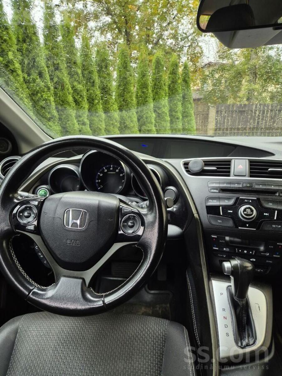 Sarkans Honda Civic 2016 Rīga, ar dzinēja tilpumu 1.80 L un nobraukumu 211 tūkst. km par 9800 €, foto 7 vietnē AUTOMOTO.COM.LV