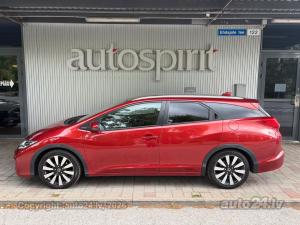 Red Honda Civic 2016 in Tallinn, with an engine capacity of 1.80 L and mileage of 47 thousand km for 12990 €, photo 3 on AUTOMOTO.COM.LV