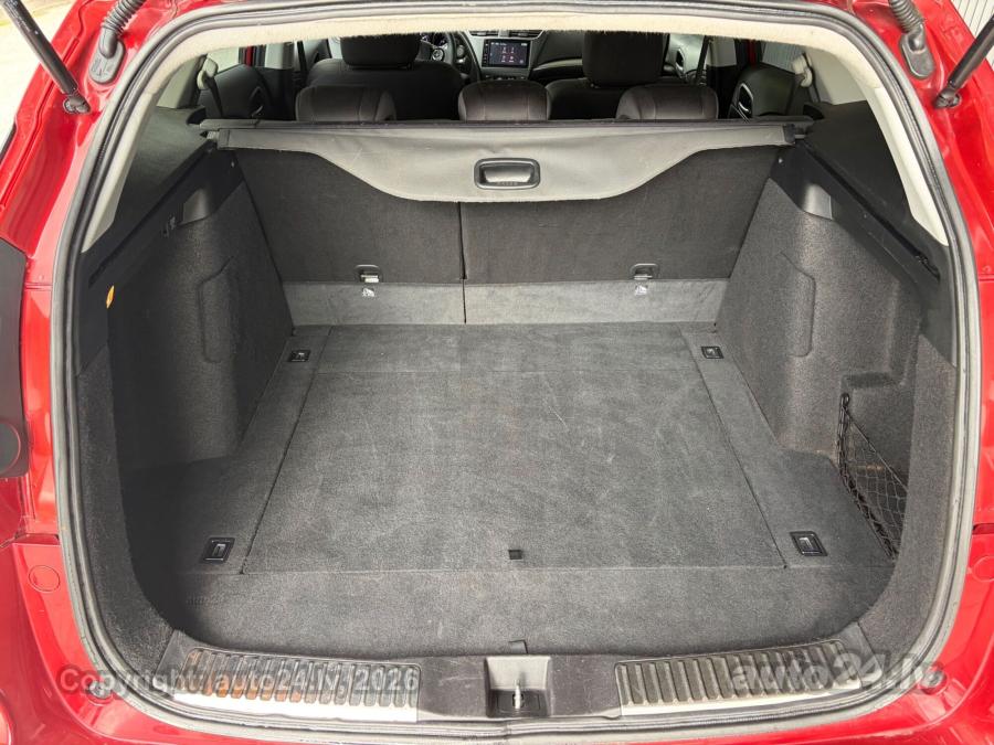 Red Honda Civic 2016 in Tallinn, with an engine capacity of 1.80 L and mileage of 47 thousand km for 12990 €, photo 7 on AUTOMOTO.COM.LV