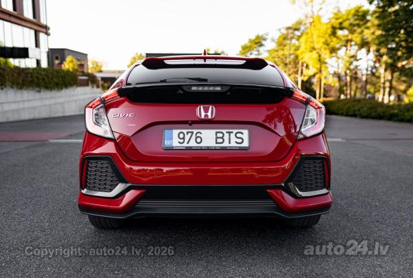 Red Honda Civic 2017 in Tallinn, with an engine capacity of 1.50 L and mileage of 217 thousand km for 13000 €, photo 6 on AUTOMOTO.COM.LV