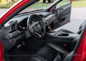 Red Honda Civic 2017 in Tallinn, with an engine capacity of 1.50 L and mileage of 217 thousand km for 13000 €, photo 9 on AUTOMOTO.COM.LV