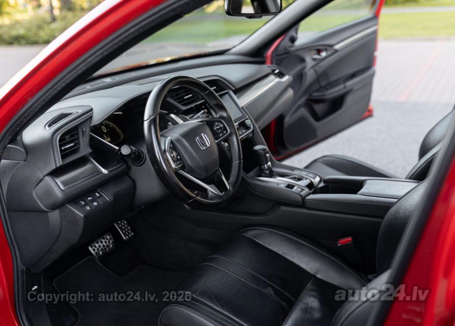 Red Honda Civic 2017 in Tallinn, with an engine capacity of 1.50 L and mileage of 217 thousand km for 13000 €, photo 9 on AUTOMOTO.COM.LV