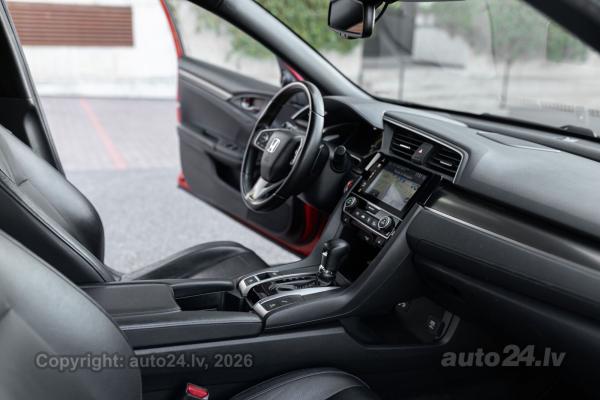 Red Honda Civic 2017 in Tallinn, with an engine capacity of 1.50 L and mileage of 217 thousand km for 13000 €, photo 11 on AUTOMOTO.COM.LV