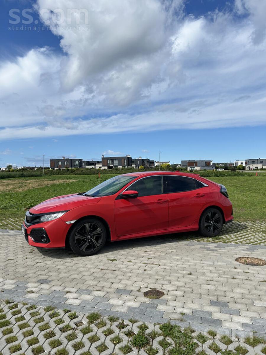 Sarkans Honda Civic 2018 Rīga, ar dzinēja tilpumu 1.00 L un nobraukumu 100 tūkst. km par 11700 €, foto 5 vietnē AUTOMOTO.COM.LV