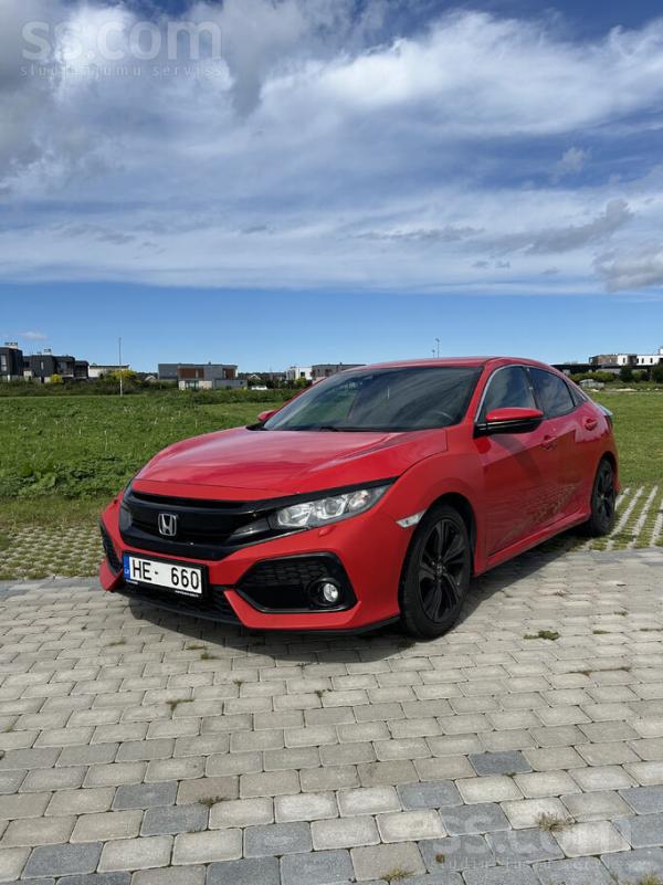 Red Honda Civic 2018 in Riga, with an engine capacity of 1.00 L and mileage of 100 thousand km for 10900 €, photo 2 on AUTOMOTO.COM.LV
