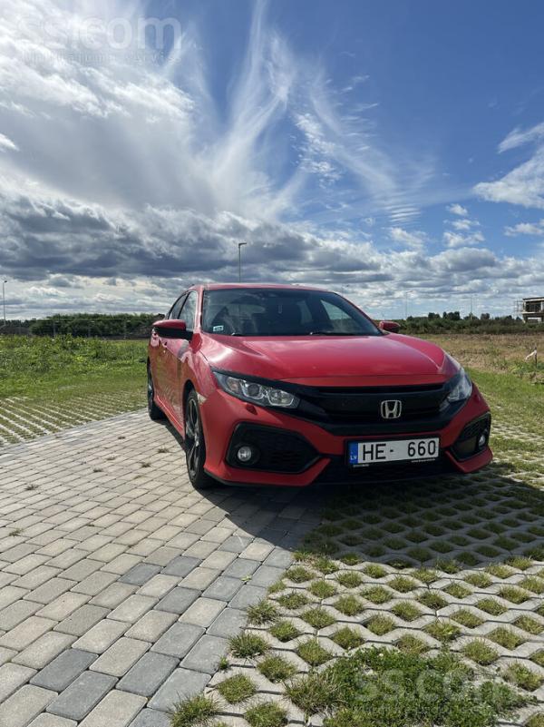 Red Honda Civic 2018 in Riga, with an engine capacity of 1.00 L and mileage of 100 thousand km for 10900 €, photo 5 on AUTOMOTO.COM.LV