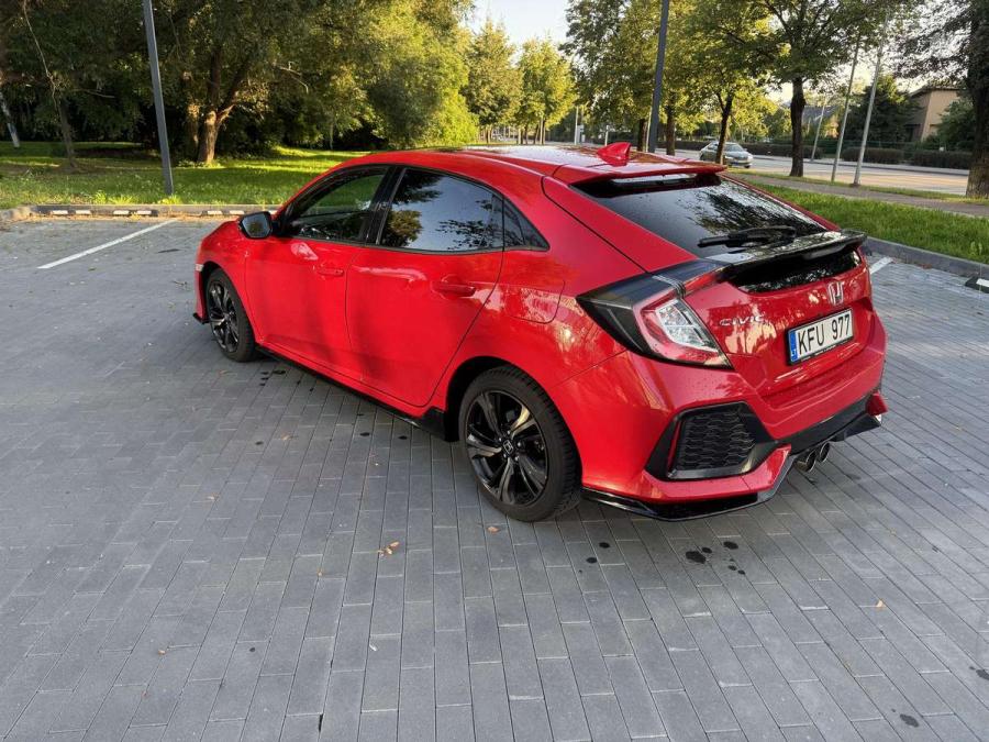 Red Honda Civic 2018 in Kaunas, with an engine capacity of 1.50 L and mileage of 175 thousand km for 13900 €, photo 6 on AUTOMOTO.COM.LV