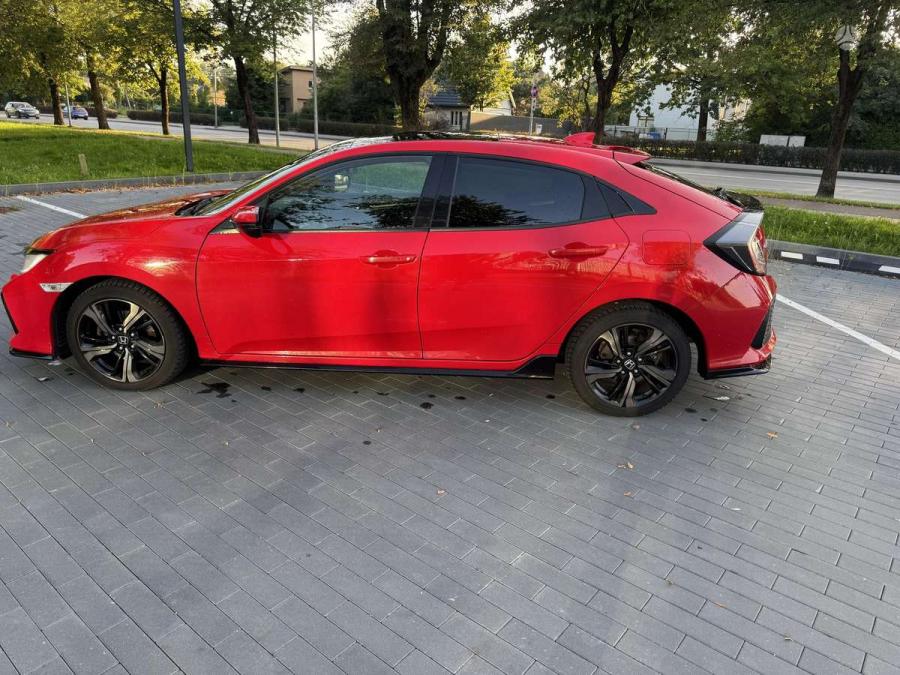 Red Honda Civic 2018 in Kaunas, with an engine capacity of 1.50 L and mileage of 175 thousand km for 13900 €, photo 7 on AUTOMOTO.COM.LV