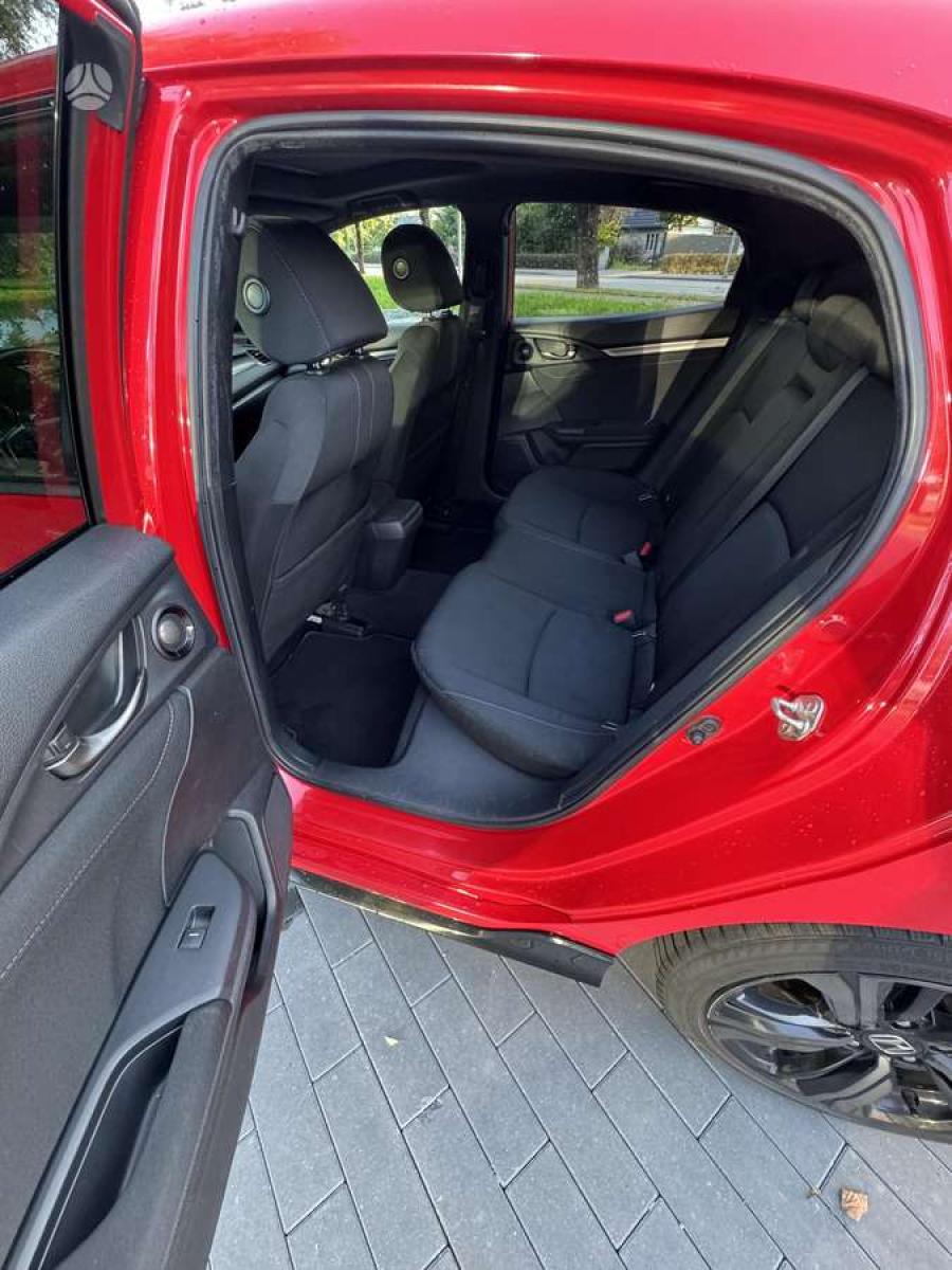 Red Honda Civic 2018 in Kaunas, with an engine capacity of 1.50 L and mileage of 175 thousand km for 13900 €, photo 14 on AUTOMOTO.COM.LV