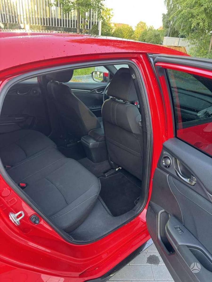 Red Honda Civic 2018 in Kaunas, with an engine capacity of 1.50 L and mileage of 175 thousand km for 13900 €, photo 15 on AUTOMOTO.COM.LV