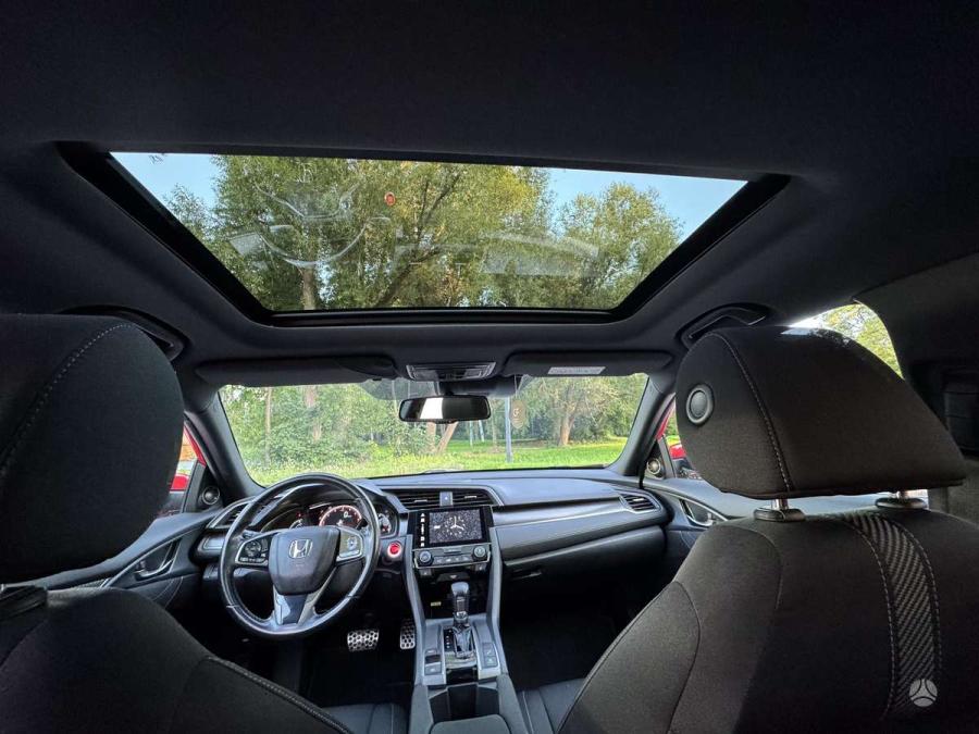 Red Honda Civic 2018 in Kaunas, with an engine capacity of 1.50 L and mileage of 175 thousand km for 13900 €, photo 18 on AUTOMOTO.COM.LV