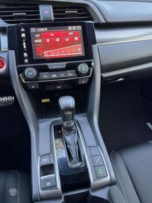 Red Honda Civic 2018 in Kaunas, with an engine capacity of 1.50 L and mileage of 175 thousand km for 13900 €, photo 21 on AUTOMOTO.COM.LV