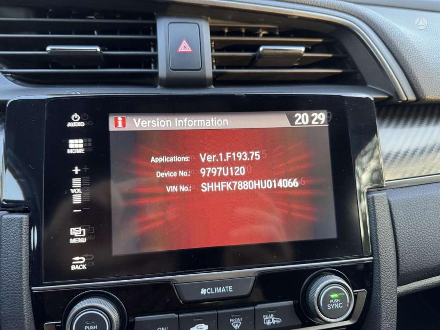 Red Honda Civic 2018 in Kaunas, with an engine capacity of 1.50 L and mileage of 175 thousand km for 13900 €, photo 23 on AUTOMOTO.COM.LV