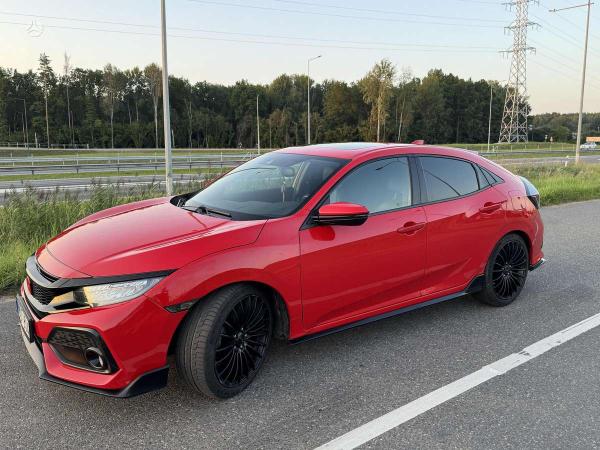 Red Honda Civic 2018 in Kaunas, with an engine capacity of 1.50 L and mileage of 118 thousand km for 14990 €, photo 5 on AUTOMOTO.COM.LV