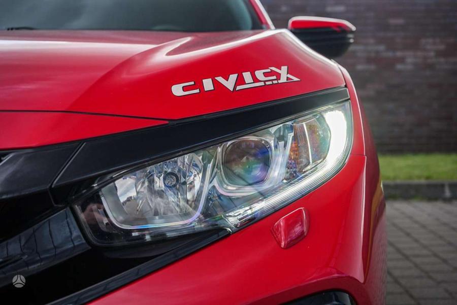 Red Honda Civic 2018 in Marijampole, with an engine capacity of 0.99 L and mileage of 119 thousand km for 11950 €, photo 8 on AUTOMOTO.COM.LV
