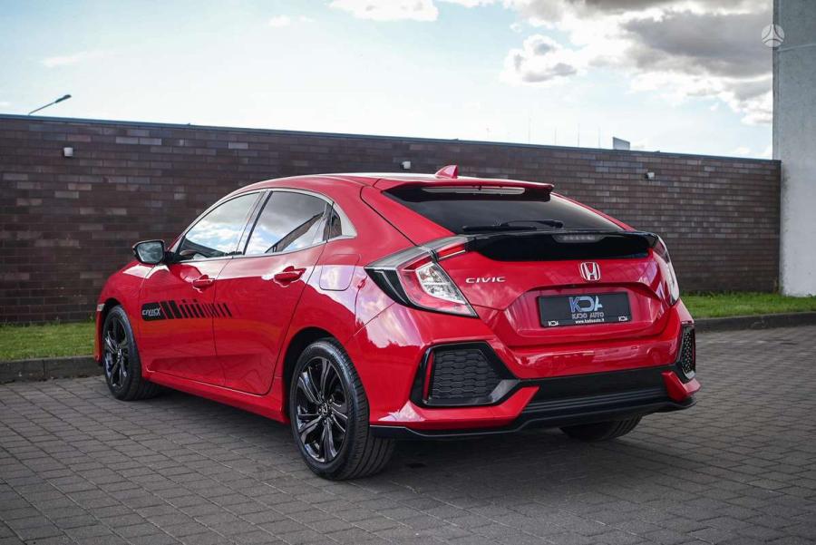 Red Honda Civic 2018 in Marijampole, with an engine capacity of 0.99 L and mileage of 119 thousand km for 11950 €, photo 9 on AUTOMOTO.COM.LV