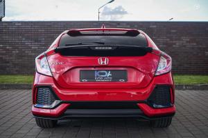 Red Honda Civic 2018 in Marijampole, with an engine capacity of 0.99 L and mileage of 119 thousand km for 11950 €, photo 11 on AUTOMOTO.COM.LV