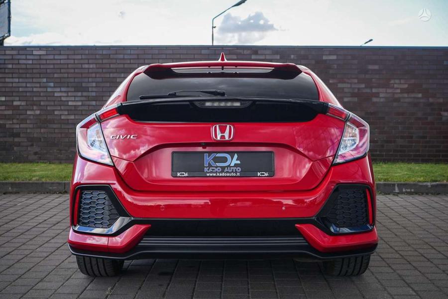 Red Honda Civic 2018 in Marijampole, with an engine capacity of 0.99 L and mileage of 119 thousand km for 11950 €, photo 11 on AUTOMOTO.COM.LV