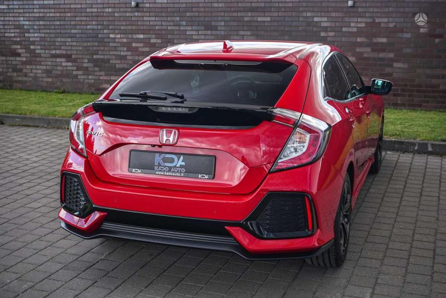 Red Honda Civic 2018 in Marijampole, with an engine capacity of 0.99 L and mileage of 119 thousand km for 11950 €, photo 12 on AUTOMOTO.COM.LV