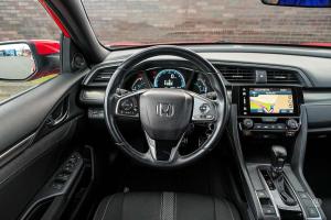 Red Honda Civic 2018 in Marijampole, with an engine capacity of 0.99 L and mileage of 119 thousand km for 11950 €, photo 17 on AUTOMOTO.COM.LV