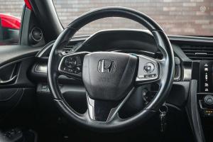 Red Honda Civic 2018 in Marijampole, with an engine capacity of 0.99 L and mileage of 119 thousand km for 11950 €, photo 18 on AUTOMOTO.COM.LV