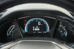 Red Honda Civic 2018 in Marijampole, with an engine capacity of 0.99 L and mileage of 119 thousand km for 11950 €, photo 24 on AUTOMOTO.COM.LV