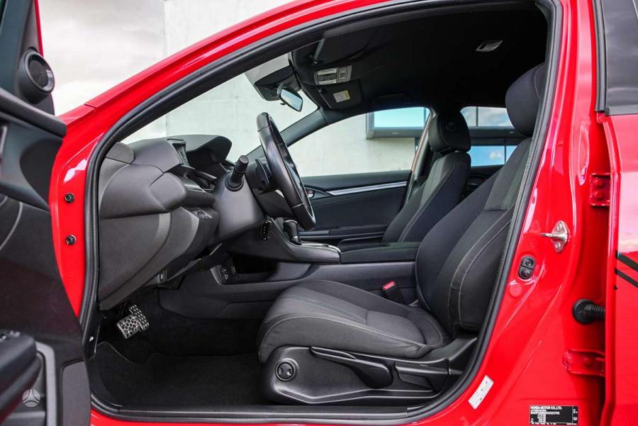 Red Honda Civic 2018 in Marijampole, with an engine capacity of 0.99 L and mileage of 119 thousand km for 11950 €, photo 27 on AUTOMOTO.COM.LV