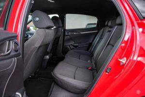 Red Honda Civic 2018 in Marijampole, with an engine capacity of 0.99 L and mileage of 119 thousand km for 11950 €, photo 32 on AUTOMOTO.COM.LV