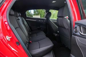 Red Honda Civic 2018 in Marijampole, with an engine capacity of 0.99 L and mileage of 119 thousand km for 11950 €, photo 34 on AUTOMOTO.COM.LV