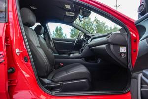 Red Honda Civic 2018 in Marijampole, with an engine capacity of 0.99 L and mileage of 119 thousand km for 11950 €, photo 37 on AUTOMOTO.COM.LV