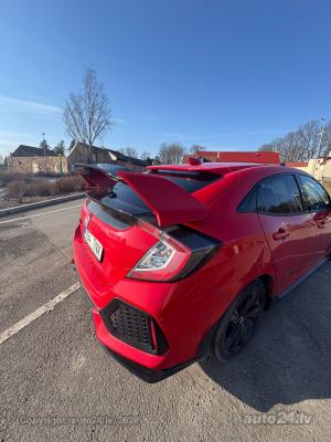 Red Honda Civic 2019 in Tallinn, with an engine capacity of 1.50 L and mileage of 102 thousand km for 16500 €, photo 4 on AUTOMOTO.COM.LV