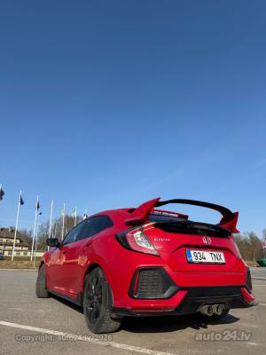 Red Honda Civic 2019 in Tallinn, with an engine capacity of 1.50 L and mileage of 102 thousand km for 16500 €, photo 5 on AUTOMOTO.COM.LV