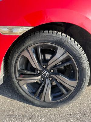Red Honda Civic 2019 in Tallinn, with an engine capacity of 1.50 L and mileage of 102 thousand km for 16500 €, photo 7 on AUTOMOTO.COM.LV