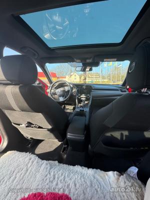 Red Honda Civic 2019 in Tallinn, with an engine capacity of 1.50 L and mileage of 102 thousand km for 16500 €, photo 8 on AUTOMOTO.COM.LV