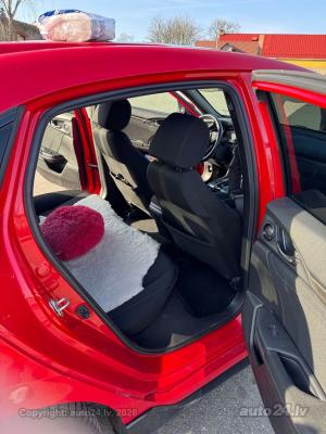 Red Honda Civic 2019 in Tallinn, with an engine capacity of 1.50 L and mileage of 102 thousand km for 16500 €, photo 10 on AUTOMOTO.COM.LV