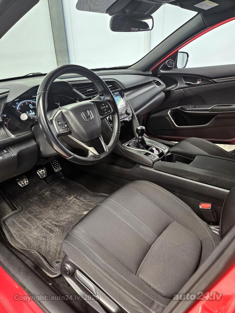 Red Honda Civic 2019 in Tallinn, with an engine capacity of 1.50 L and mileage of 196 thousand km for 12500 €, photo 5 on AUTOMOTO.COM.LV