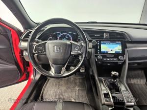 Red Honda Civic 2019 in Tallinn, with an engine capacity of 1.50 L and mileage of 196 thousand km for 12500 €, photo 7 on AUTOMOTO.COM.LV
