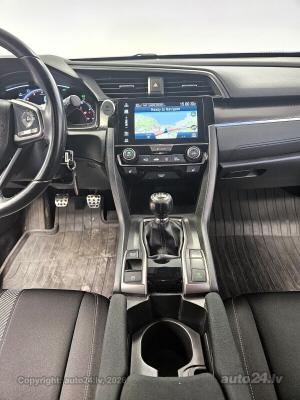Red Honda Civic 2019 in Tallinn, with an engine capacity of 1.50 L and mileage of 196 thousand km for 12500 €, photo 9 on AUTOMOTO.COM.LV