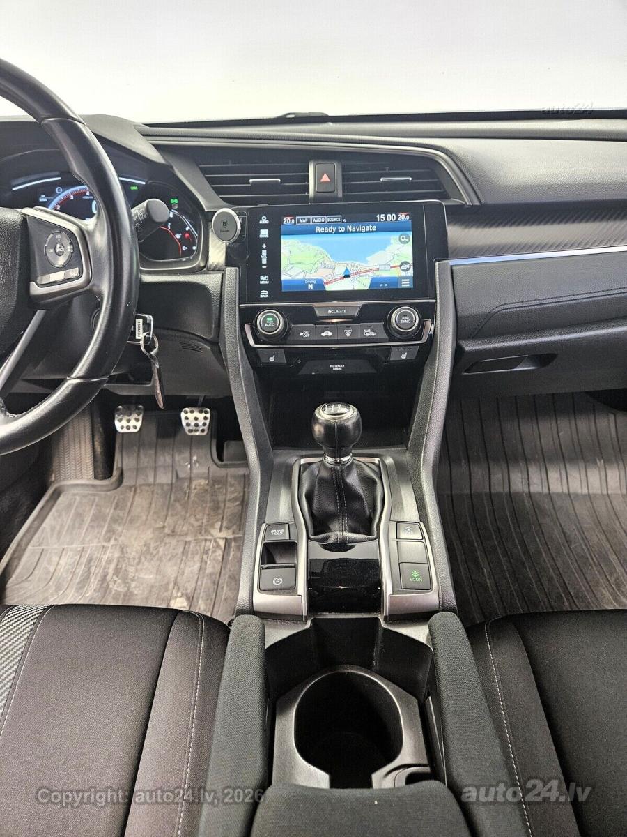 Red Honda Civic 2019 in Tallinn, with an engine capacity of 1.50 L and mileage of 196 thousand km for 12500 €, photo 9 on AUTOMOTO.COM.LV