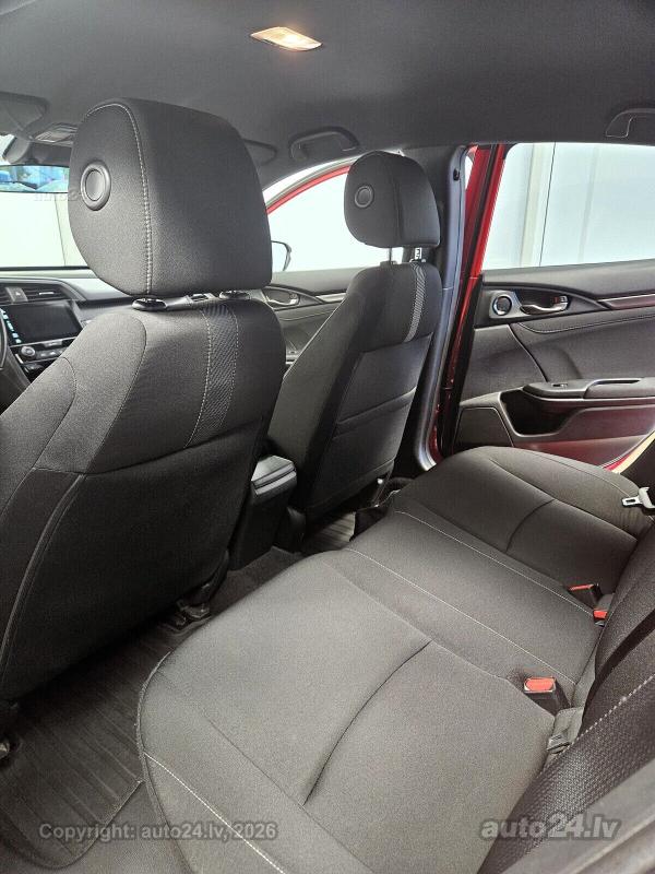 Red Honda Civic 2019 in Tallinn, with an engine capacity of 1.50 L and mileage of 196 thousand km for 12500 €, photo 9 on AUTOMOTO.COM.LV