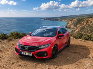 Red Honda Civic 2019 in Vilnius, with an engine capacity of 1.50 L and mileage of 201 thousand km for 12000 €, photo 4 on AUTOMOTO.COM.LV