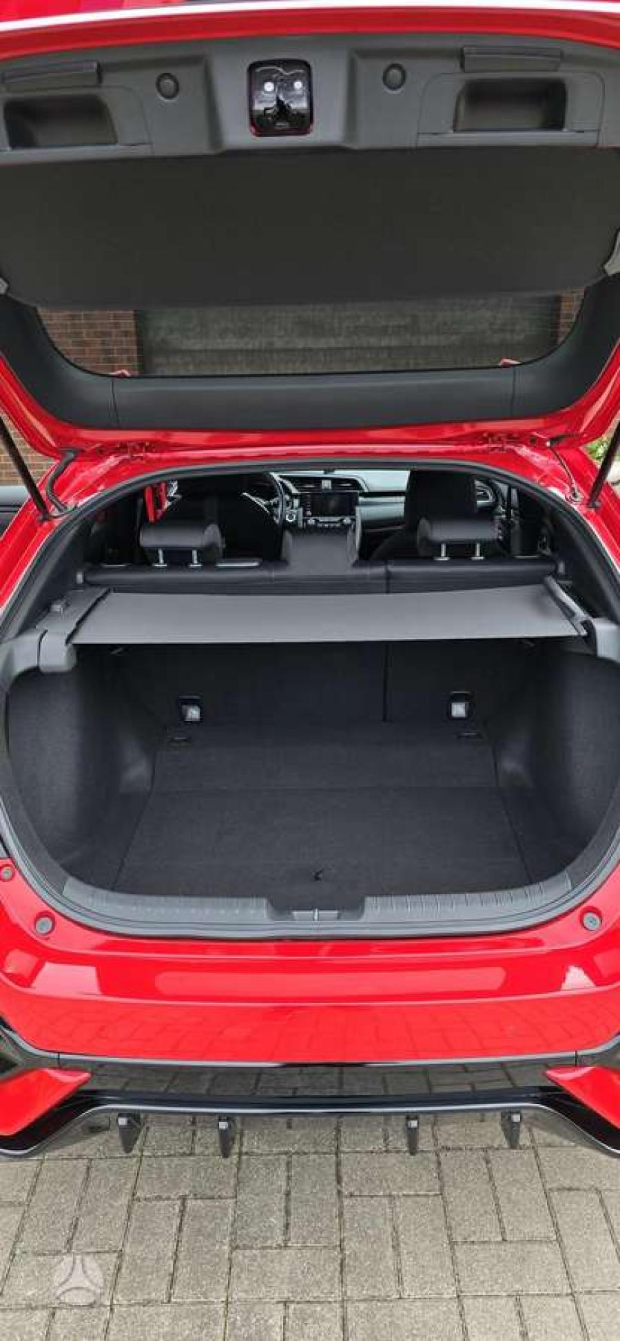 Red Honda Civic 2021 in Marijampole, with an engine capacity of 0.99 L and mileage of 7 thousand km for 15500 €, photo 12 on AUTOMOTO.COM.LV