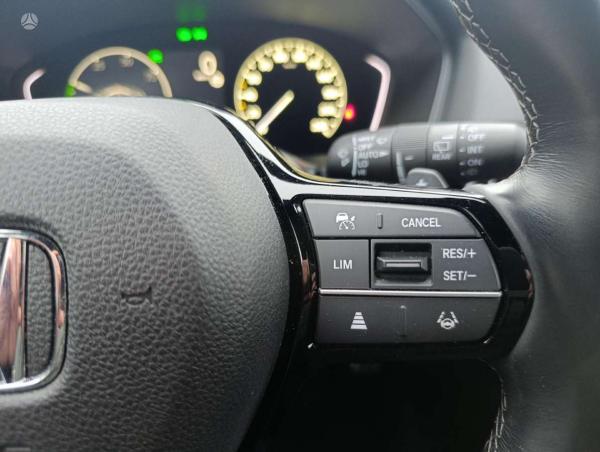 Red Honda Civic 2023 in Vilnius, with an engine capacity of 1.99 L and mileage of 71 thousand km for 27550 €, photo 11 on AUTOMOTO.COM.LV